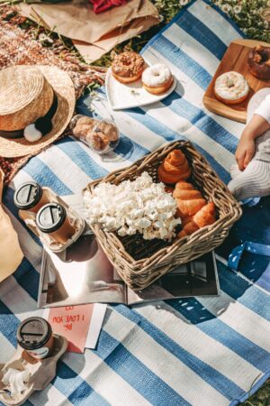 10+ Best Places to Picnic in Niagara-on-the-Lake | In Search of Sarah