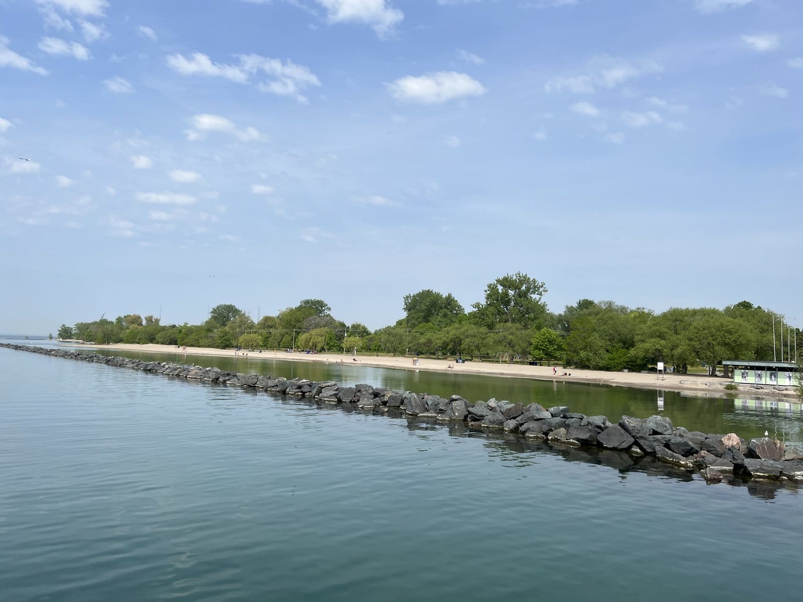 Ultimate Toronto Island Guide: How To Get There & What To Do