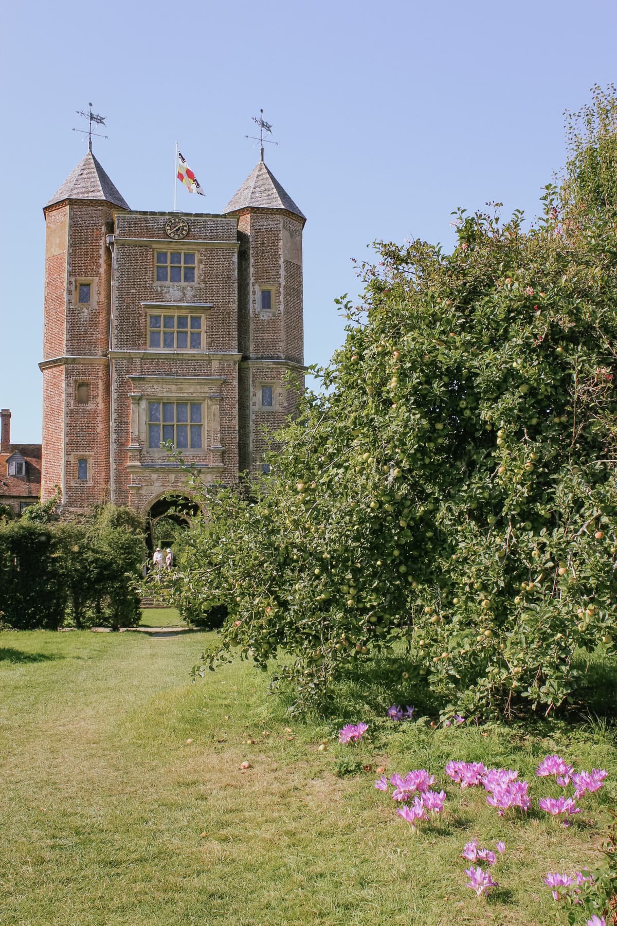 11 Unmissable Stately Homes and Gardens in England