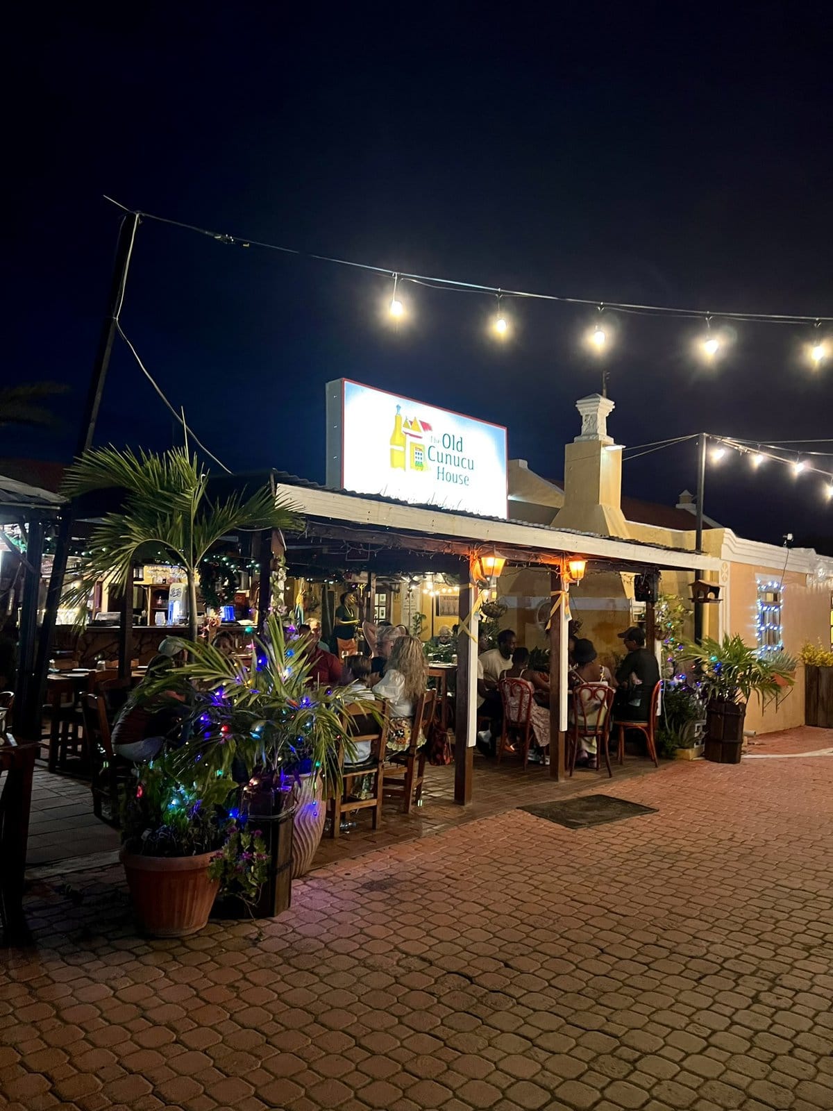 Best Places to Eat in Aruba: Memorable Restaurants & More!